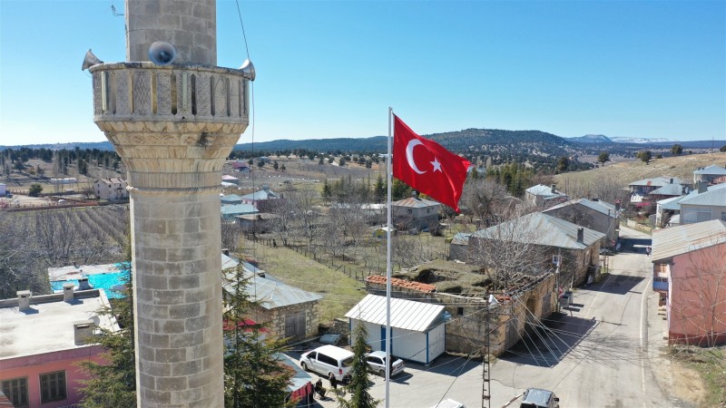Güzeloluk Mahalle Meydanına On Altı Metrelik Bayrak Direği | Mevzuat ...